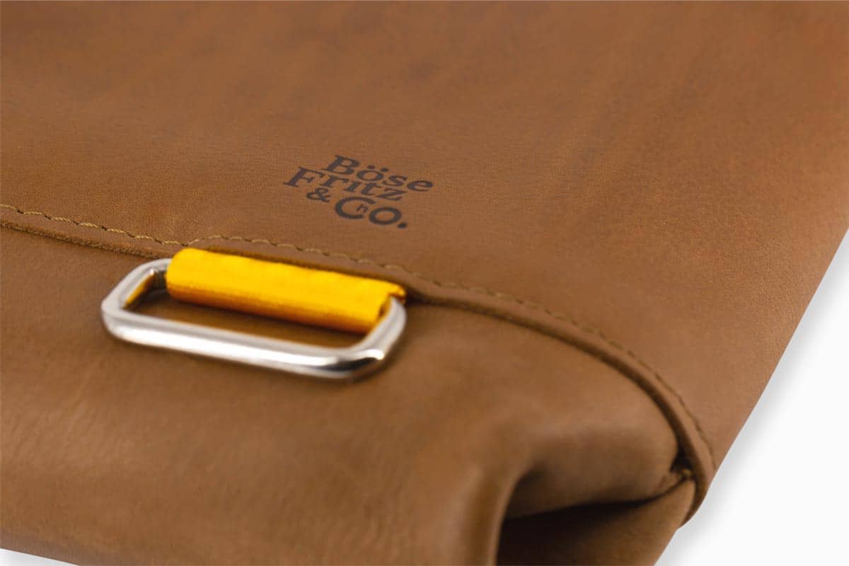 Luis, die smarte Leder Laptop Tasche mit Schnellzug fürs Handy